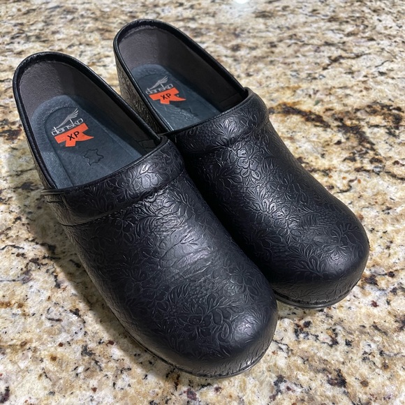 Dansko | Shoes | Dansko Xp Black Clogs Size 4 | Poshmark